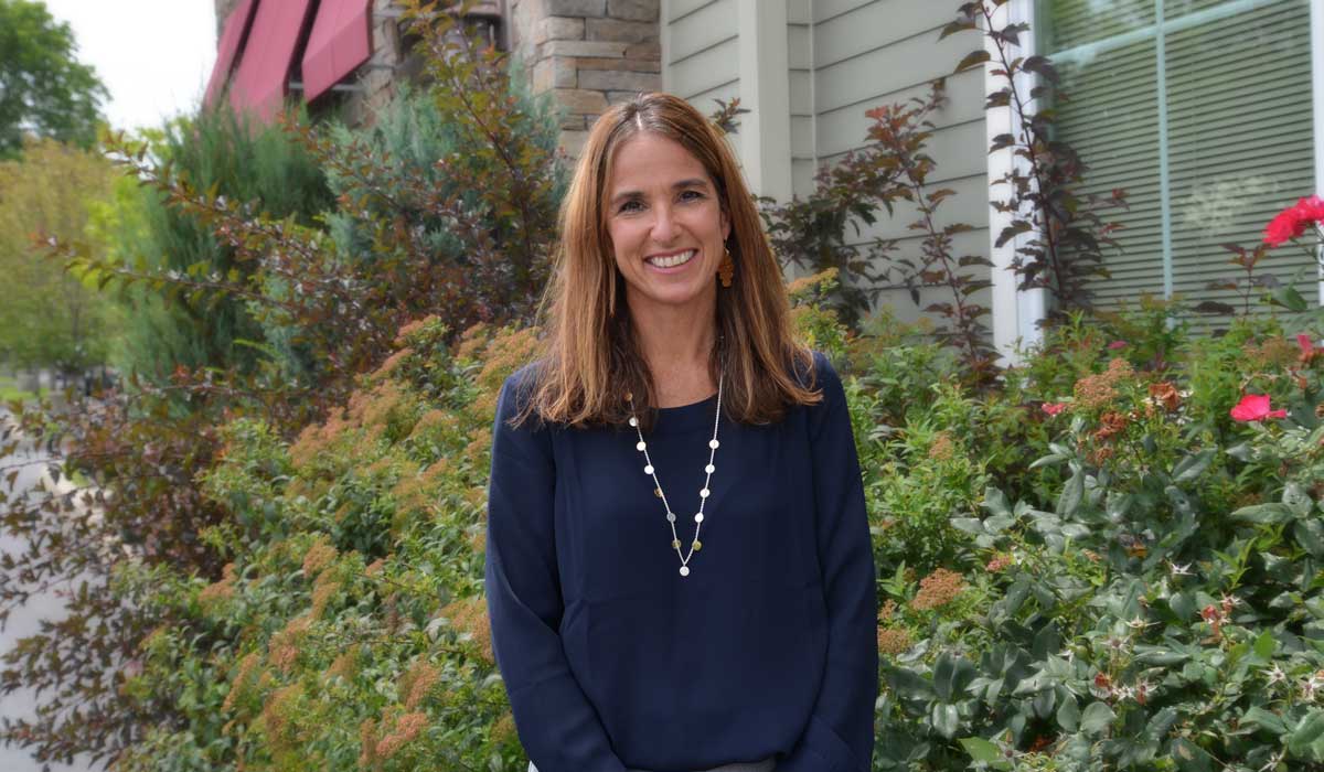 Jennifer Hutton, DPM, FACFAS • Doctors • Community Care Physicians